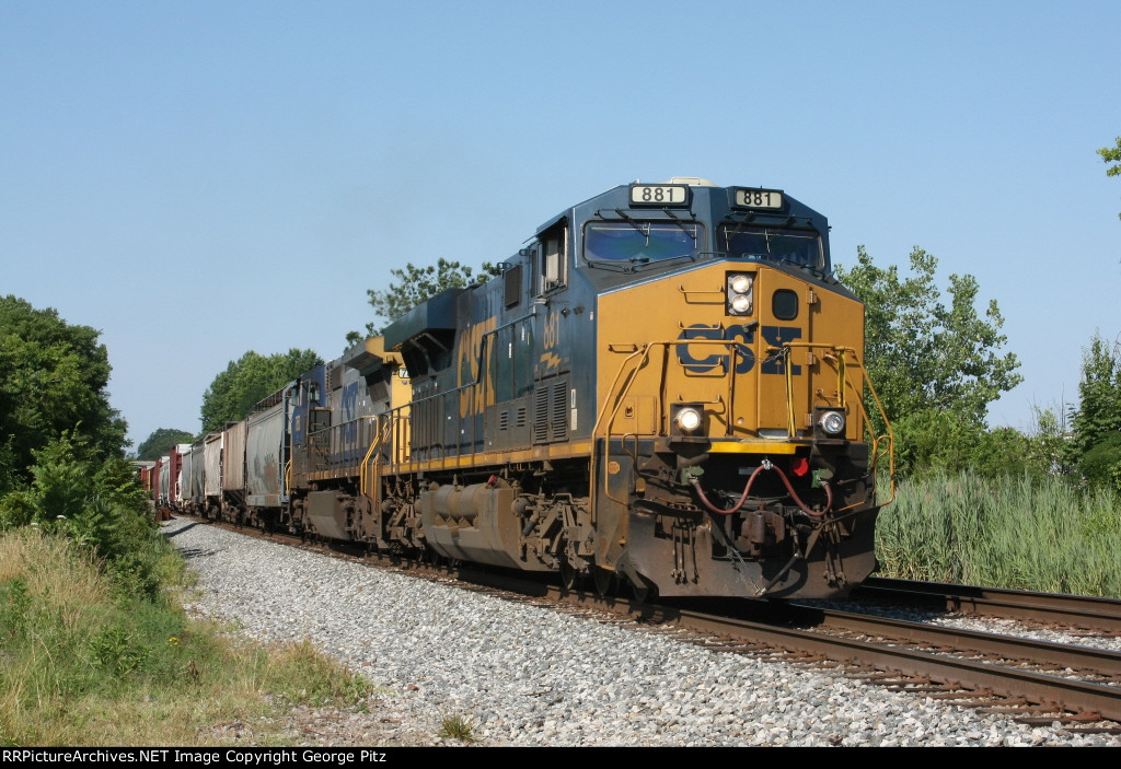 CSX 881 and train Q410